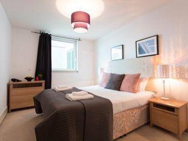 1 Bedrooms Flat for rent in St Georges Wharf, Vauxhall SW8