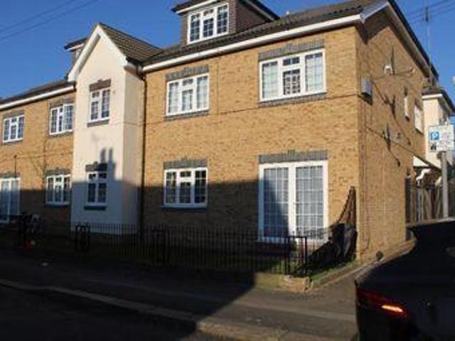 1 Bedrooms Flat for rent in St Georges Court, George Street, Romford RM1