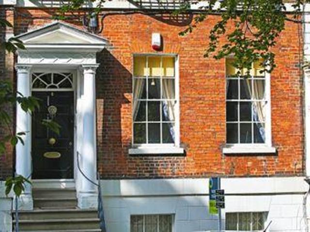 1 Bedrooms Flat for rent in St. Johns Square, St Johns, Wakefield WF1