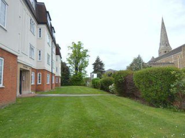 1 Bedrooms Flat for rent in St. Marks Hill, Surbiton KT6