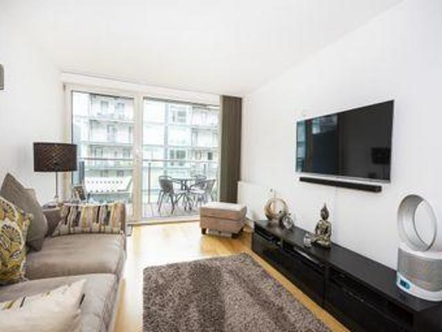 1 Bedrooms Flat for rent in Station Approach, Hayes UB3