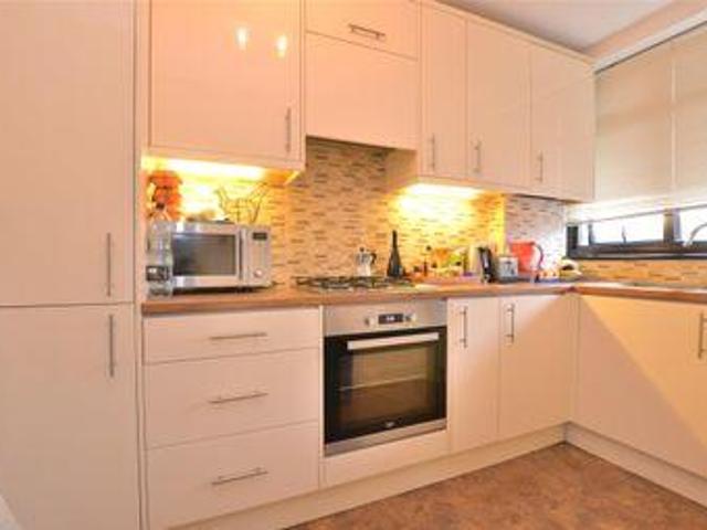 1 Bedrooms Flat for rent in Station Approach, New Barnet, Barnet EN5