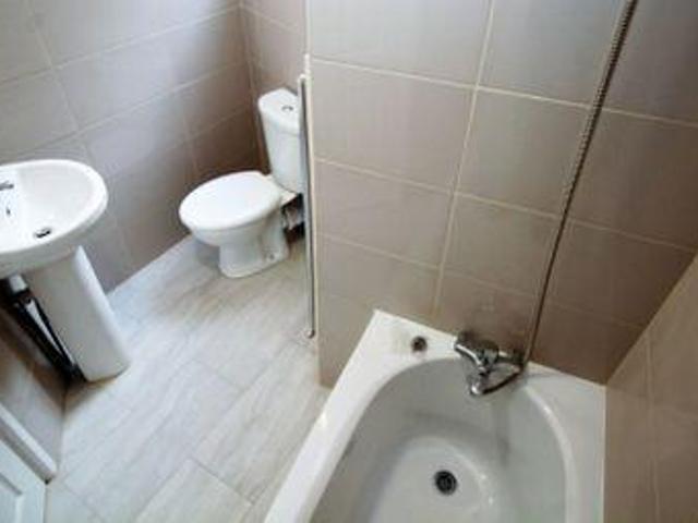 1 Bedrooms Flat for rent in Station Parade, Victoria Road, Romford RM1