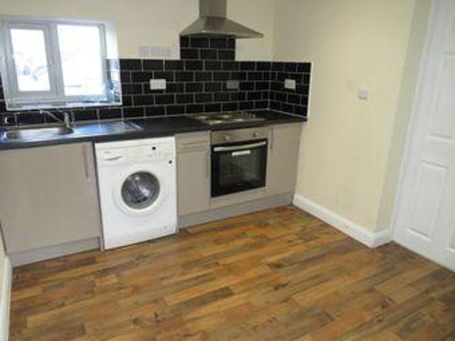 1 Bedrooms Flat for rent in Station Road, Crossgates, Leeds LS15