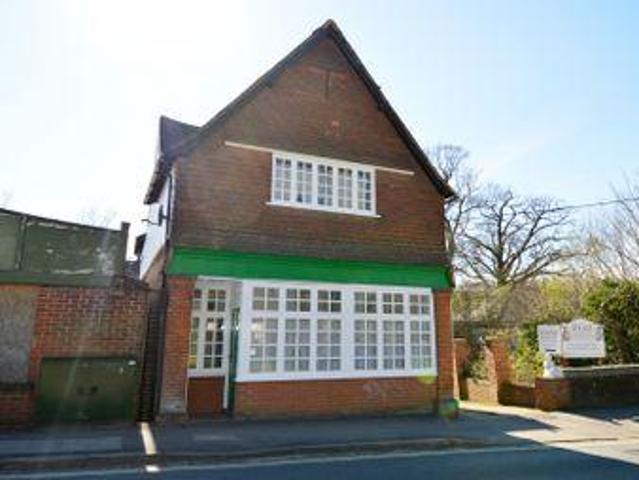 1 Bedrooms Flat for rent in Station Road, Liss GU33