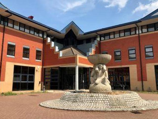 1 Bedrooms Flat for rent in Stonehill Green, Westlea, Swindon SN5