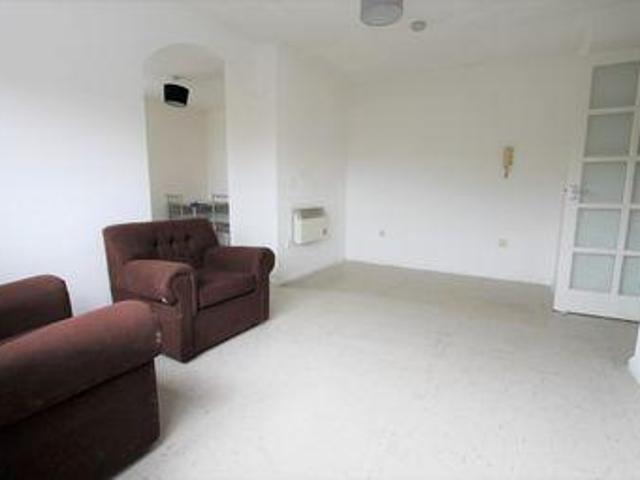 1 Bedrooms Flat for rent in Streamside Close, London N9