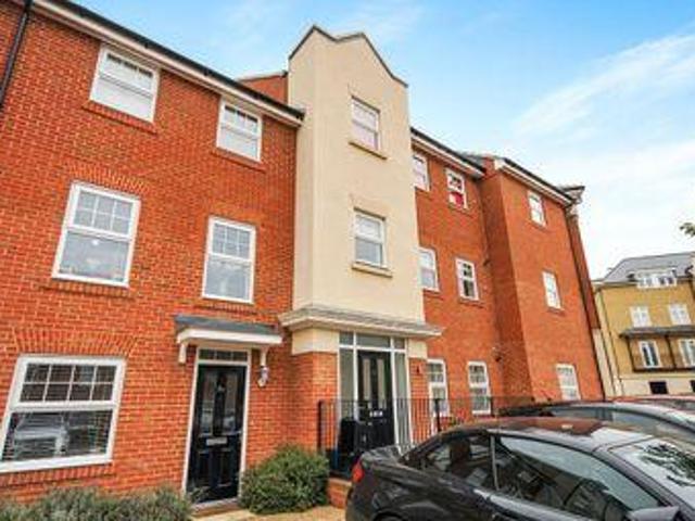 1 Bedrooms Flat for rent in Sullivan Row, Bromley BR2