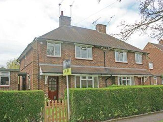 1 Bedrooms Flat for rent in Surly Hall Walk, Windsor SL4