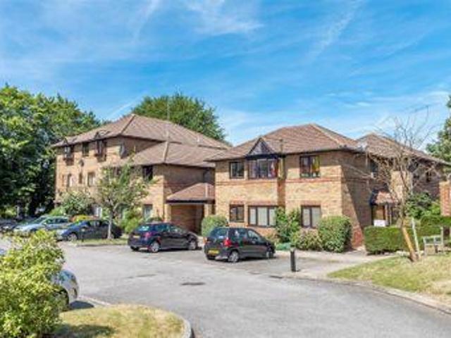 1 Bedrooms Flat for rent in Polehampton Close, Twyford, Reading RG10