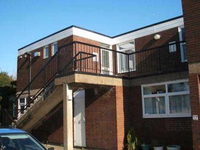 1 Bedrooms Flat for rent in Patio Close, Clarence Avenue, London SW4
