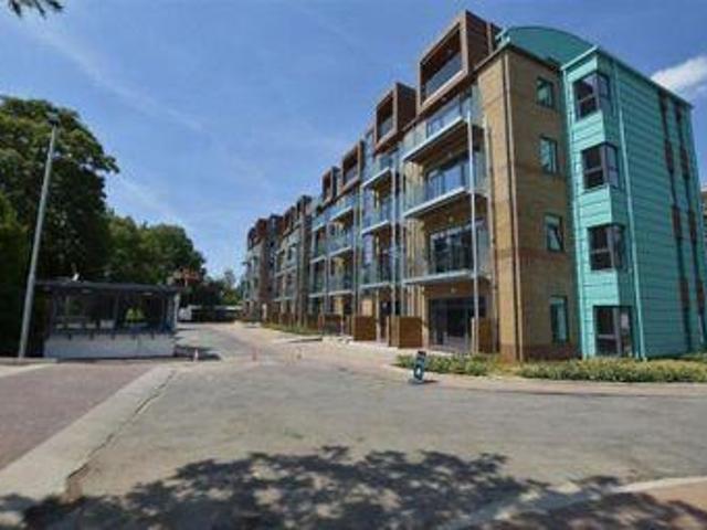 1 Bedrooms Flat for rent in Packet Boat Lane, Uxbridge UB8