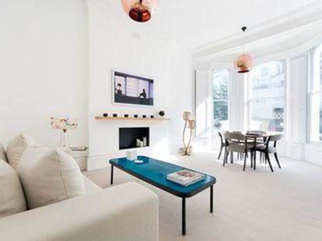 1 Bedrooms Flat for rent in Palace Gardens Terrace, London W8