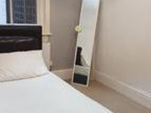 1 Bedrooms Flat for rent in Palace Gate, Kensington W8