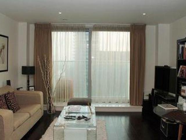 1 Bedrooms Flat for rent in Pan Peninsula Square, East Tower, Canary Wharf E14