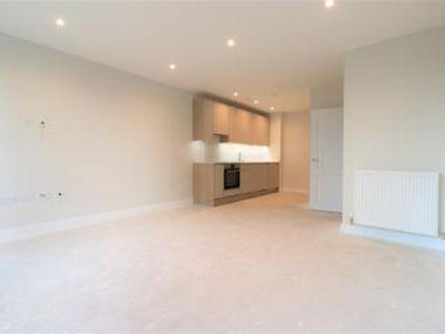 1 Bedrooms Flat for rent in Panorama Apartments, Harefield Road, Uxbridge UB8