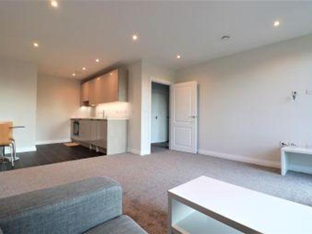 1 Bedrooms Flat for rent in Panorama Apartments, Harefield Road, Uxbridge UB8