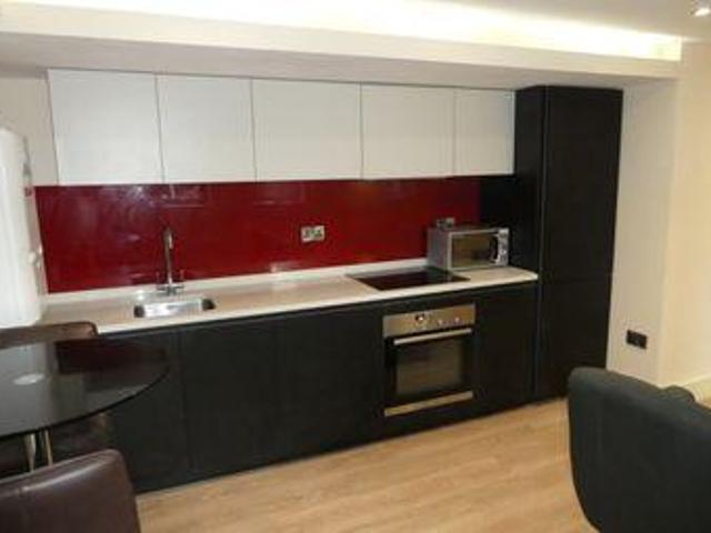 1 Bedrooms Flat for rent in Park Crescent, Manchester M14