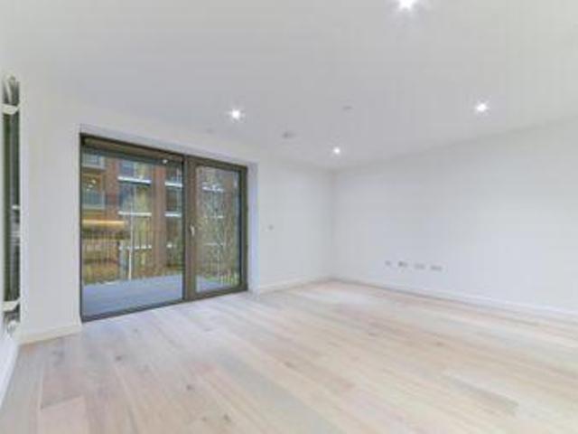 1 Bedrooms Flat for rent in Pendant Court, Royal Wharf, London E16
