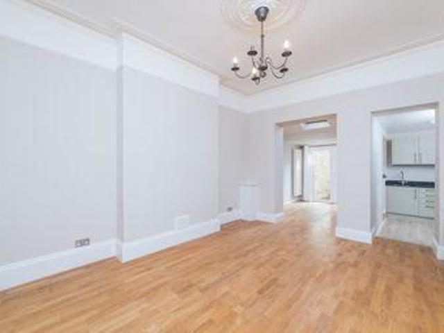 1 Bedrooms Flat for rent in Percy Road, London W12