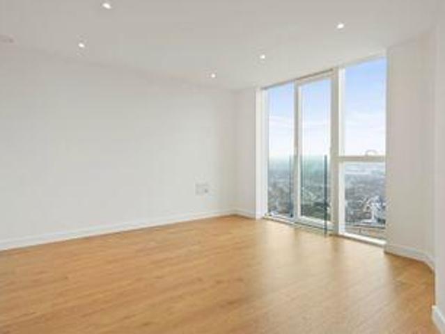 1 Bedrooms Flat for rent in Pinnacle Apartments, Saffron Central Square, Croydon, Surrey CR0