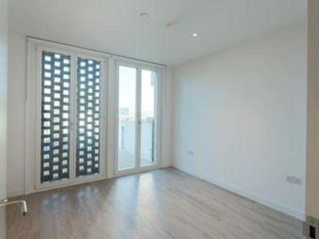 1 Bedrooms Flat for rent in Pressing Lane, Hayes UB3