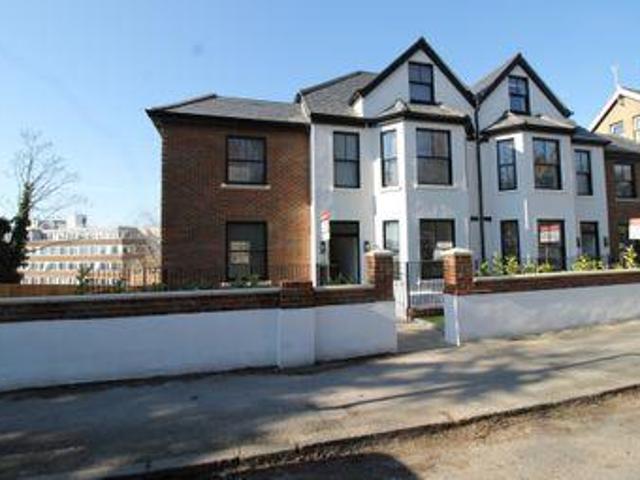 1 Bedrooms Flat for rent in Priory Avenue, High Wycombe HP13