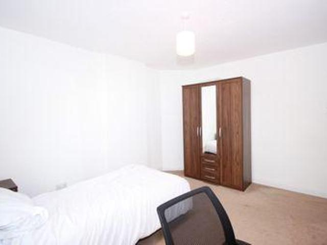 1 Bedrooms Flat for rent in Princess Gardens, West Acton SW11