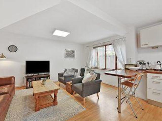 1 Bedrooms Flat for rent in Pump House Mews, Hooper Street, London E1