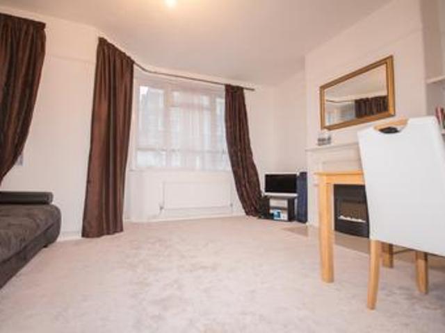 1 Bedrooms Flat for rent in Pynfolds Estate, Jamaica Road, London, Greater London SE16