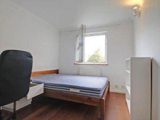 1 Bedrooms Flat for rent in Queen Of Denmark Court, London SE16