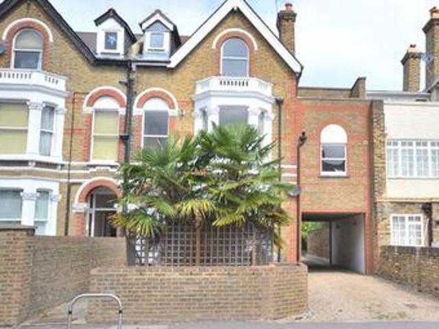 1 Bedrooms Flat for rent in Queens Road, London SW19