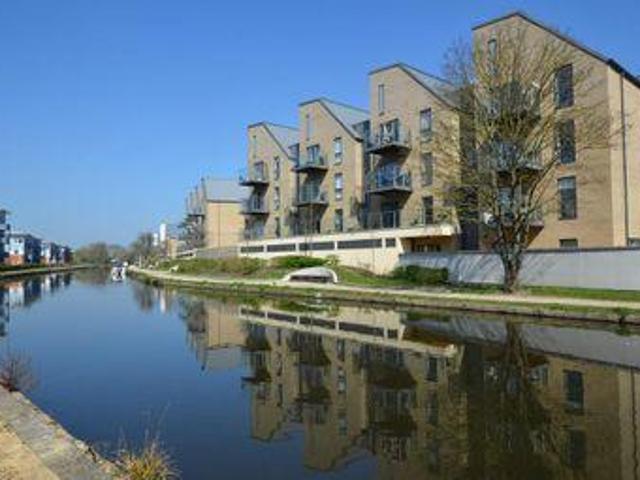 1 Bedrooms Flat for rent in Rowlock House, Trout Road, West Drayton UB7