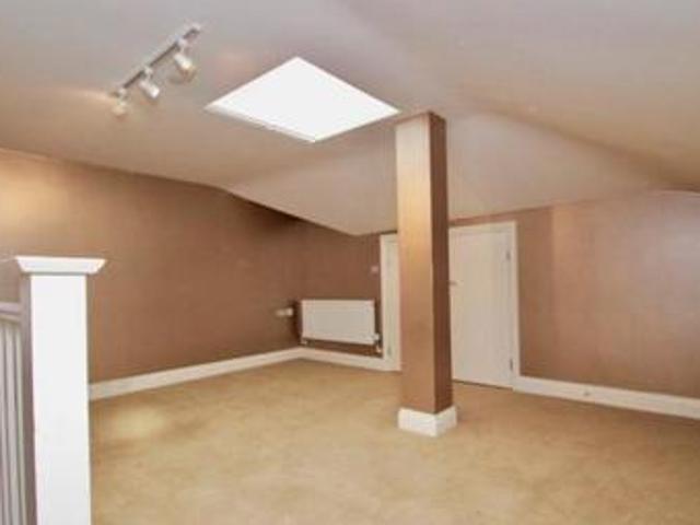 1 Bedrooms Flat for rent in Royal Drive, Souhtgate N11