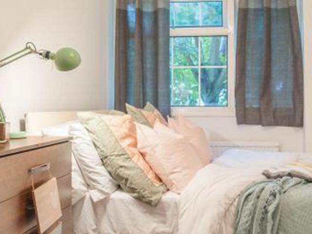 1 Bedrooms Flat for rent in Royal Oak, Paddington, Central London W2