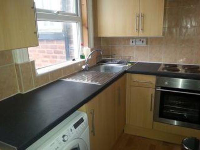 1 Bedrooms Flat for rent in Royal Park Terrace, Hyde Park, Leeds LS6