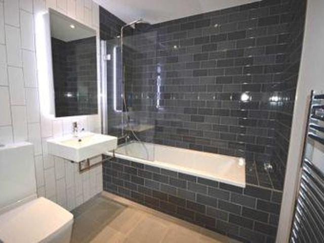 1 Bedrooms Flat for rent in Royal Wharf Walk, London E16