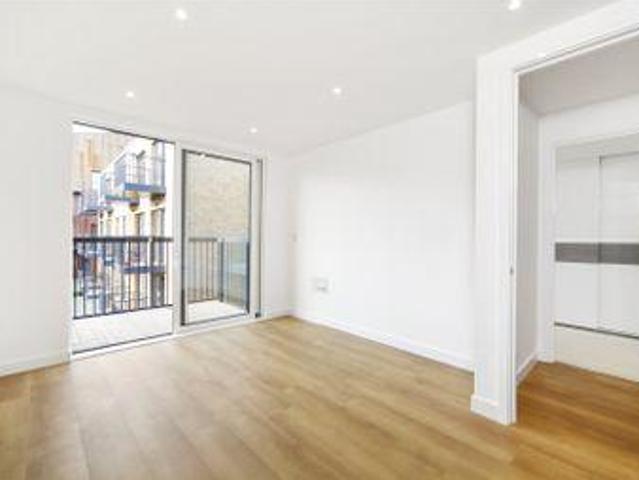 1 Bedrooms Flat for rent in Royal Victoria Gardens, Whiting Way, London SE16