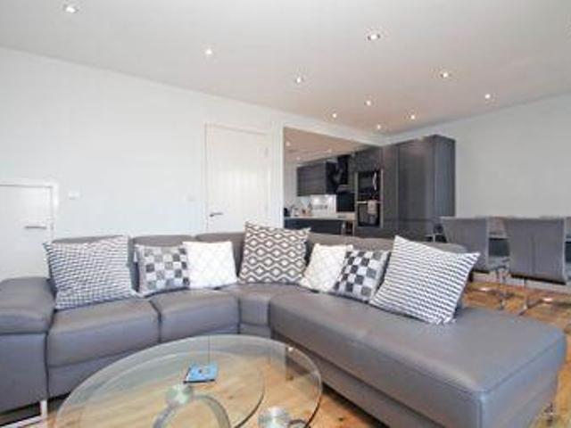 1 Bedrooms Flat for rent in Room, Tate House, Leeds LS2