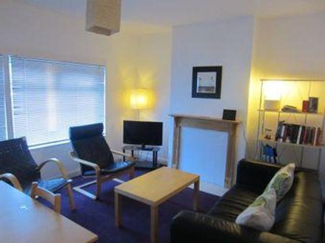1 Bedrooms Flat for rent in Raddlebarn Road, Selly Oak, Birmingham B29