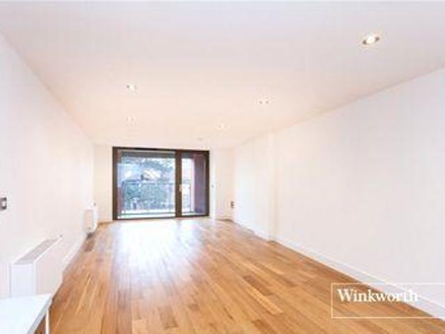 1 Bedrooms Flat for rent in Regents Park Road, London N3