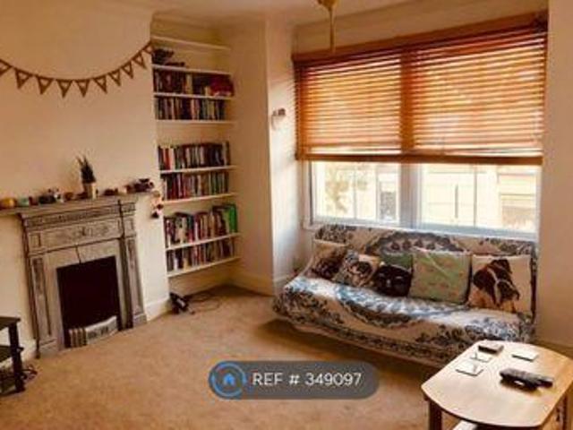 1 Bedrooms Flat for rent in Replingham Road, Southfields SW18
