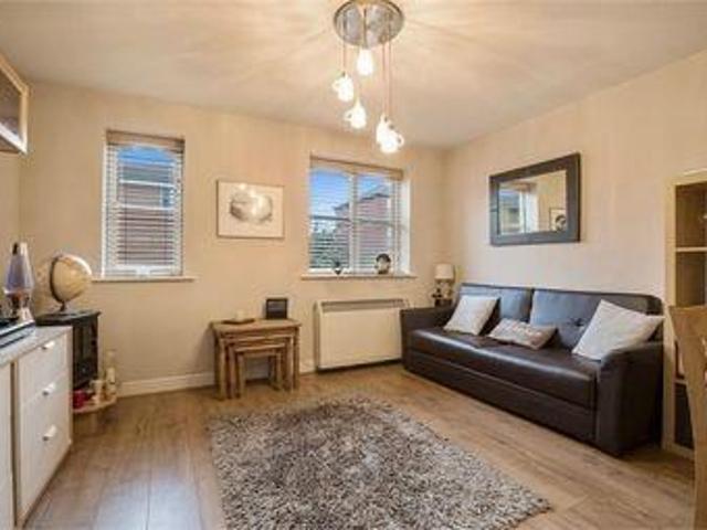 1 Bedrooms Flat for rent in Riverhope Mansions, Harlinger Street, London SE18