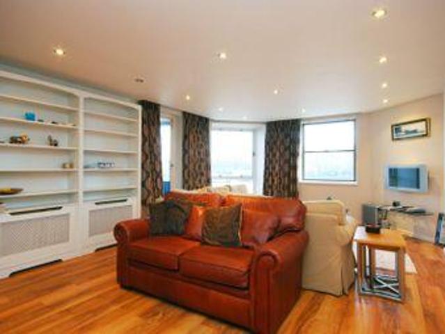 1 Bedrooms Flat for rent in Riverside Court, Nine Elms SW8