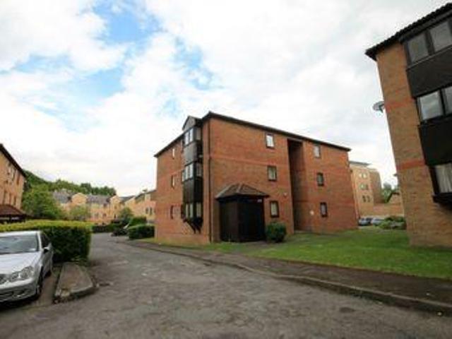 1 Bedrooms Flat for rent in Rushdon Close, Romford RM1