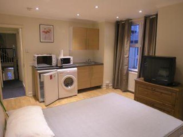 1 Bedrooms Flat for rent in Russell Road, London NW9