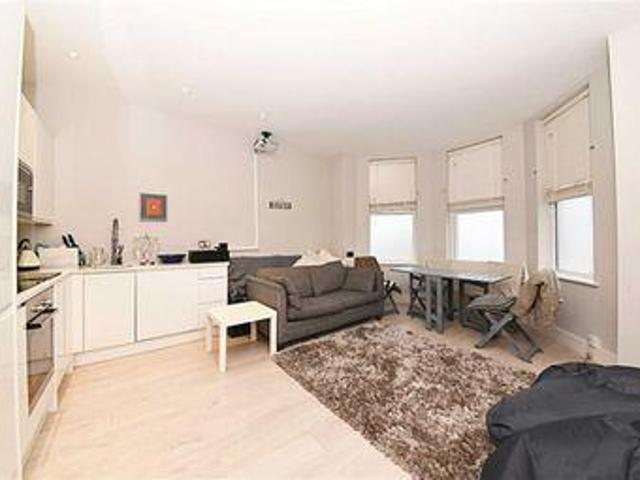 1 Bedrooms Flat for rent in Woodhouse Road, North Finchley, London N12