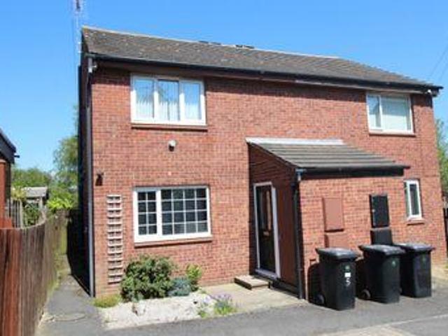 1 Bedrooms Flat for rent in Worcester Drive, Leeds LS10