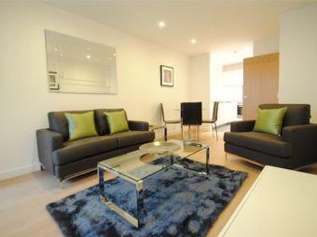 1 Bedrooms Flat for rent in Waterhouse Apartments, 3 Saffron Central Square, Croydon, Surrey CR0