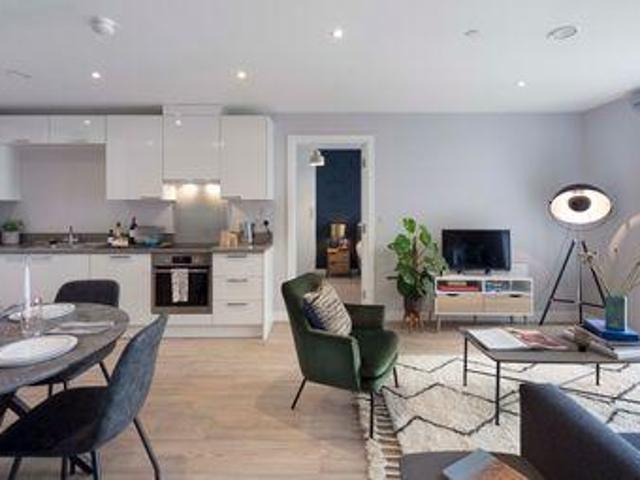 1 Bedrooms Flat for rent in Waterman Way, Salford M50